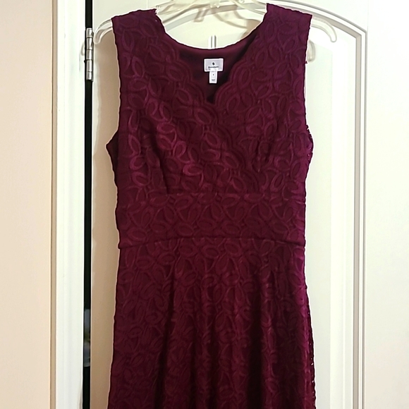Dress Barn | Dresses | Dressbarnsize 6burgundy Dress With Scalloped ...
